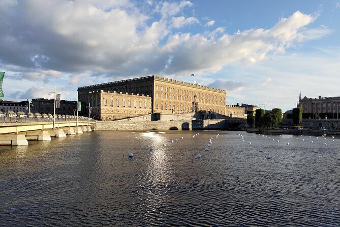Stockholm Must See - Old Town, boat + Vasa Museum 3h small group