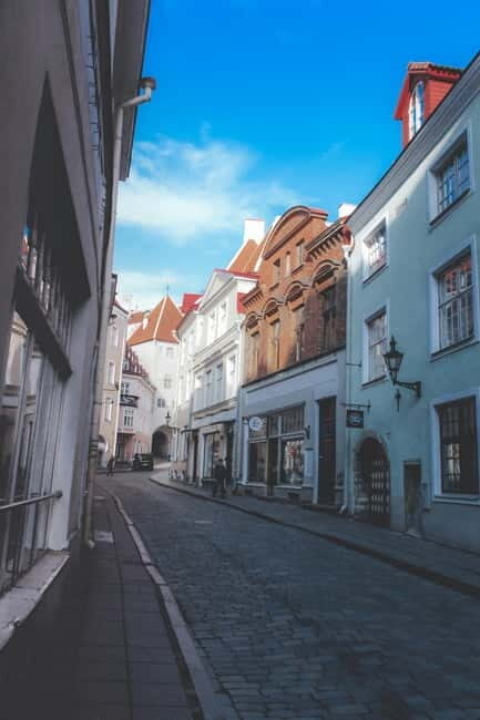 Tallinn Exclusive Pub & Bar Crawl - Free Drink, Local Guide