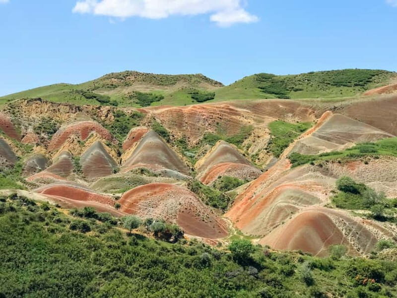 Tbilisi: David Gareji & Real Rainbow Mountains 4WD + Hike