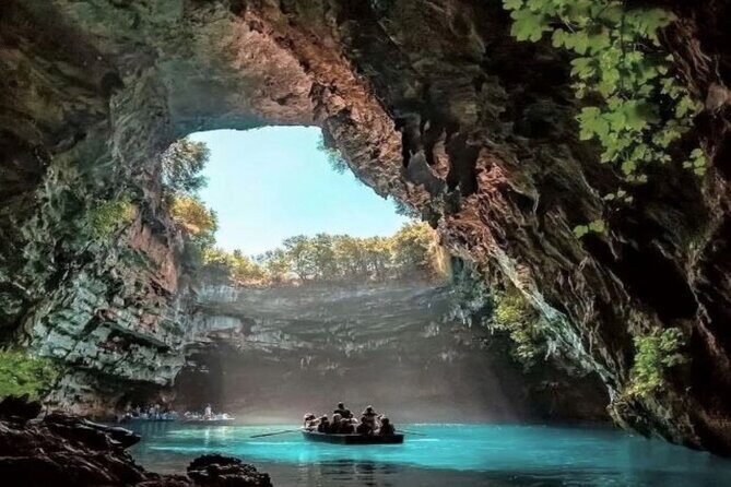The Caves ....Drogarati Cave and Melissani Lake - What to Expect: Logistics and Experience