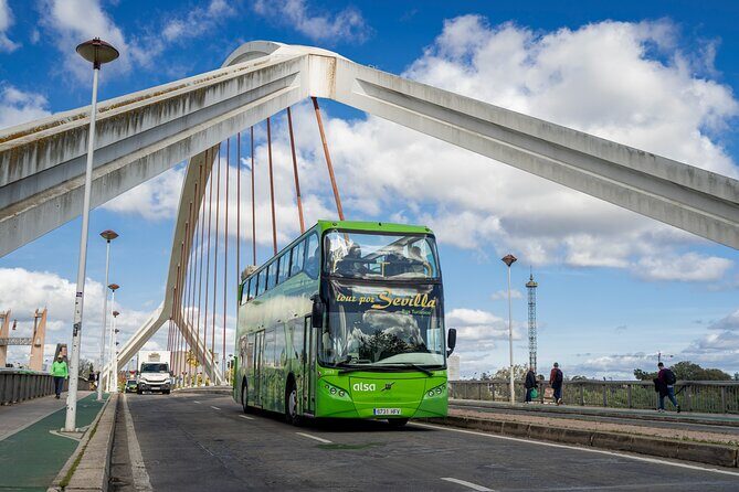 Tour in Seville Tourist Bus, Panoramic Cruise and Walking Tour