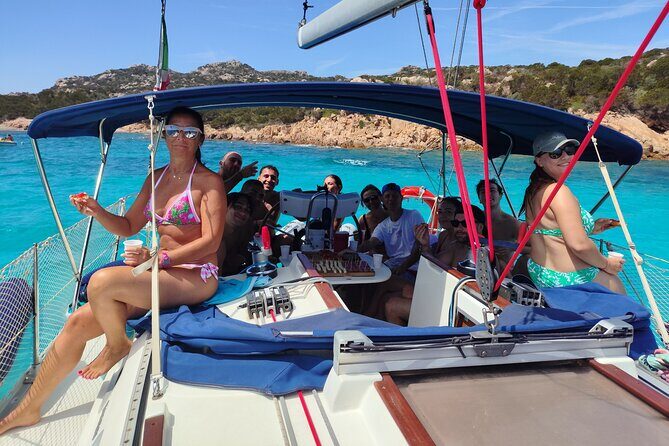 Tour to the islands of the La Maddalena Archipelago by sailing boat