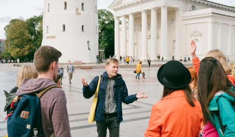Vilnius Old Town walking tour with snacks