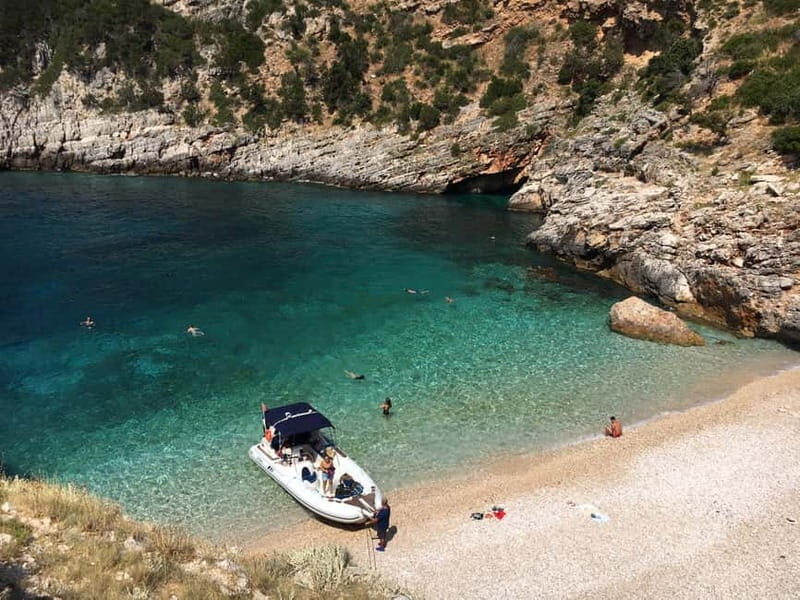 Vlorë: Speedboat Trip to Grama Bay w/ Snorkeling & Swimming