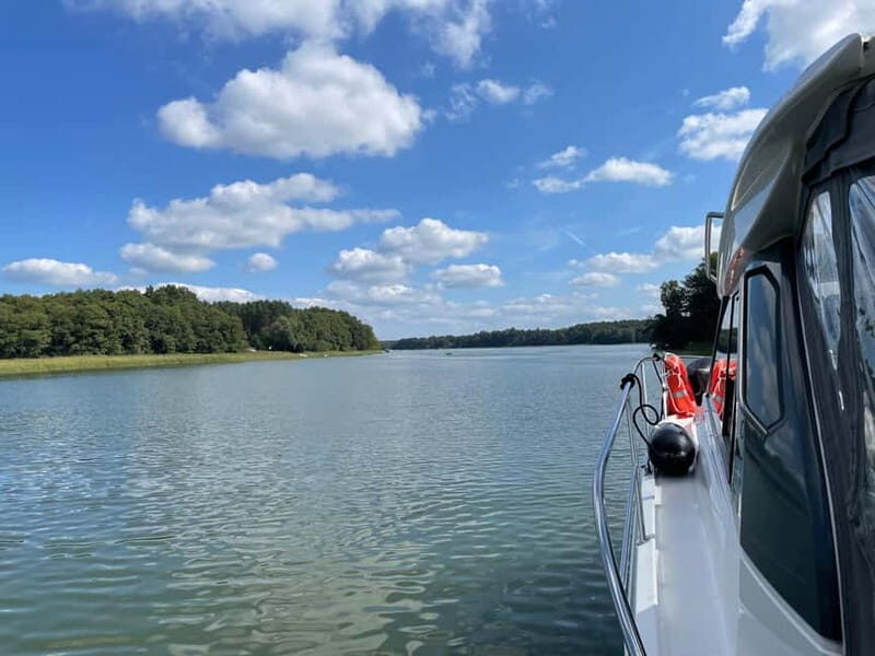 Waren (Müritz): Fun Cruise motor yacht with skipper - 8 hours