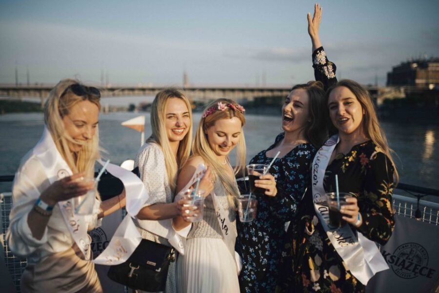 Warsaw: Boat Party with Unlimited Drinks &VIP Club Entrance