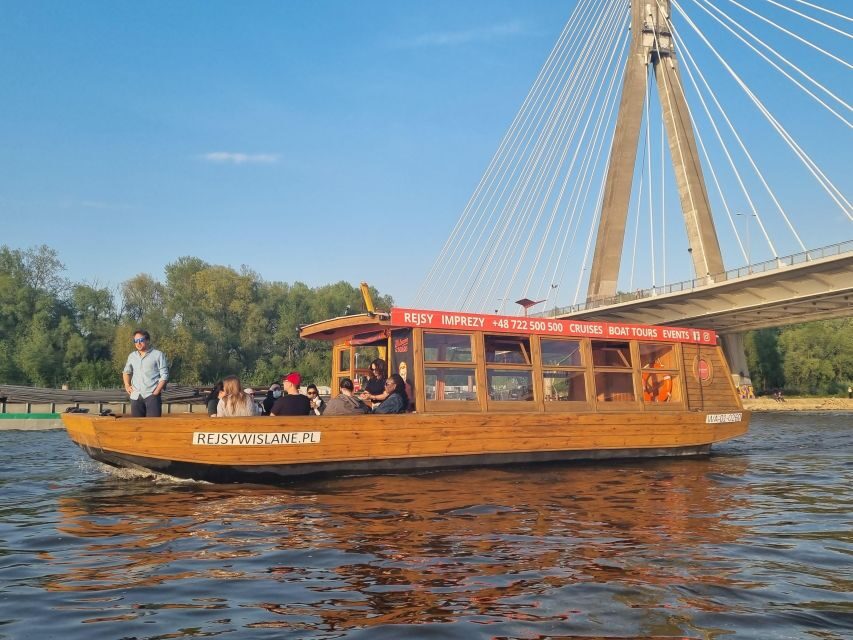 Warsaw: Evening Vistula Cruise with Welcome Drink