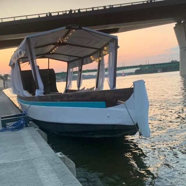 Warsaw: Scenic Cruise by Gondola on the Vistula River