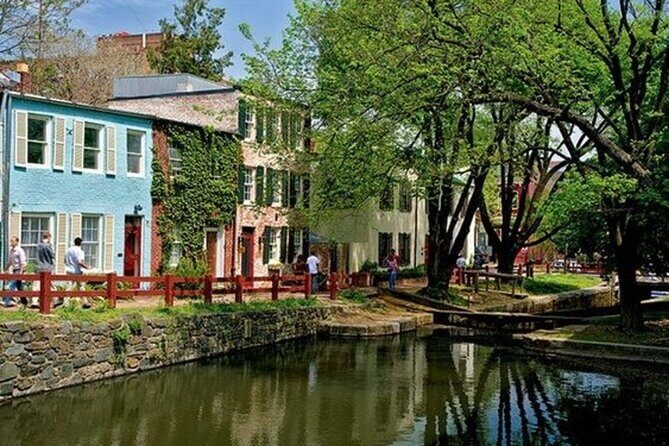 Washington D.C Street Food Tour With A Local Guide - Visiting the "Exorcist Steps"