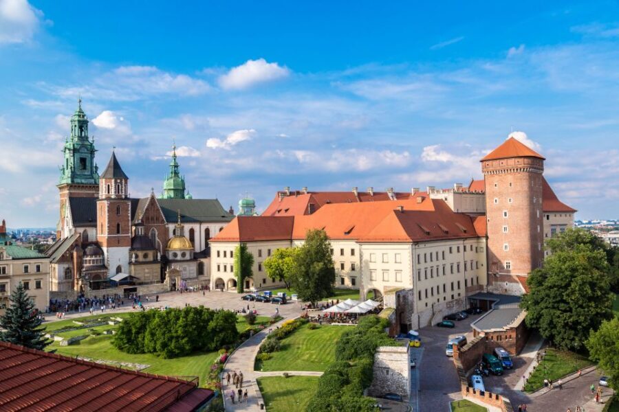 Wawel Castle, Cathedral, & Rynek Underground Tour with Lunch