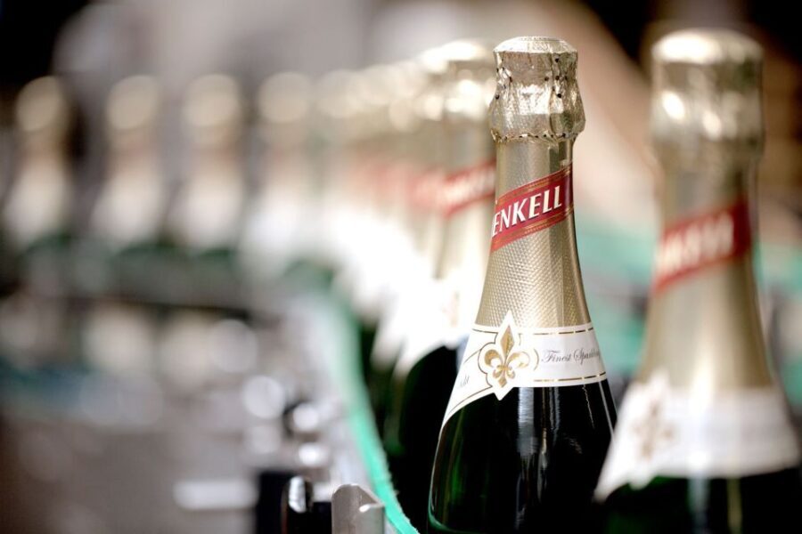 Wiesbaden: Sparkling Winemaking Tour with 3-Glass Tasting