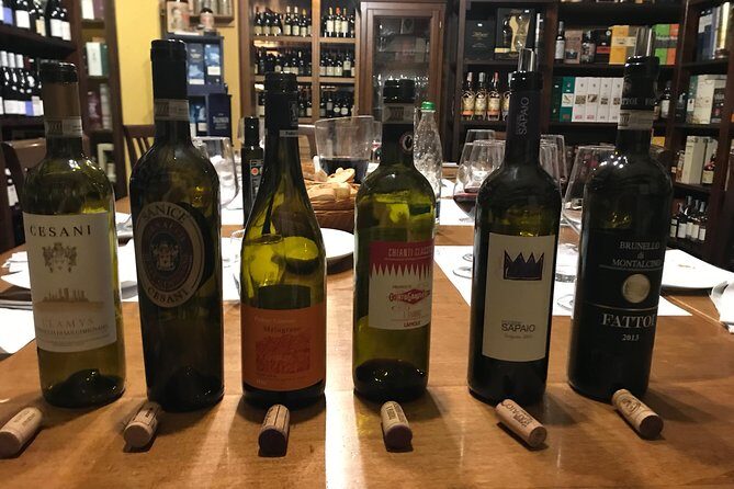 Wine tasting in Lucca "at home" with expert sommelier - 5 wines