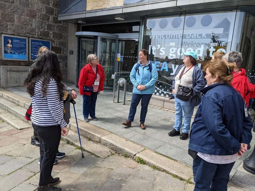 Aberdeen: City Walking and Food Tour