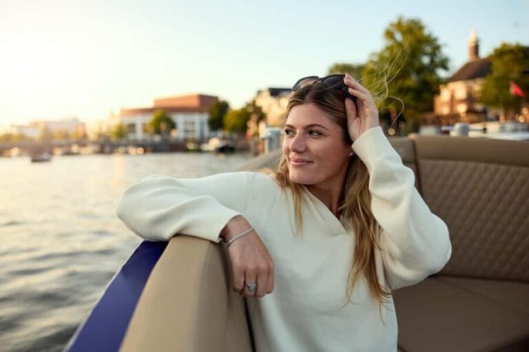 Amsterdam: Evening Canal Cruise With Unlimited Drinks Option - The Itinerary Breakdown: What Makes the Cruise Special