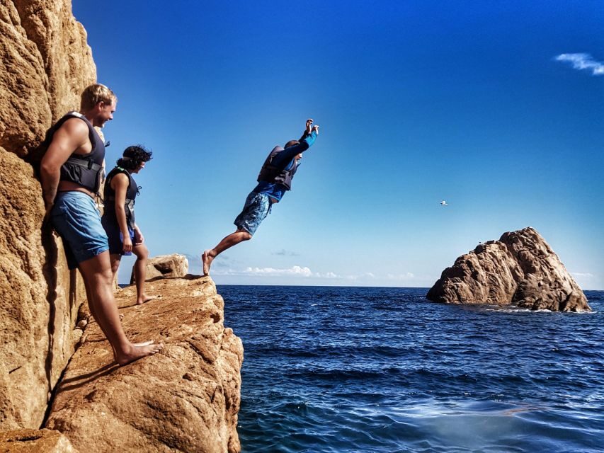 Barcelona: Costa Brava Tour with Kayak & Lagoon Snorkeling