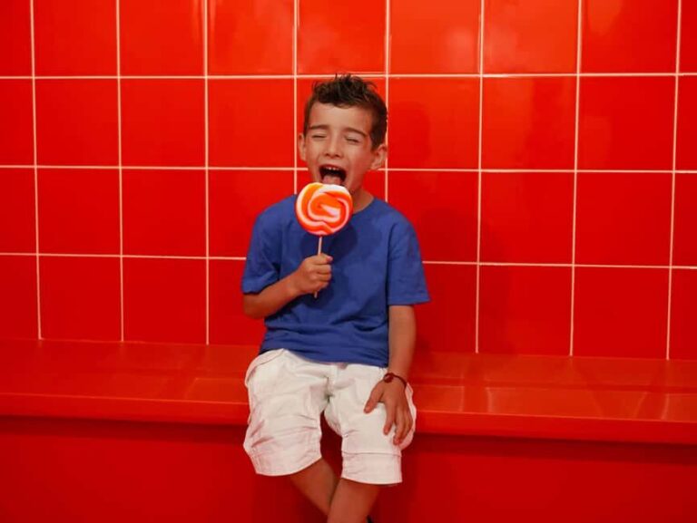 Barcelona: House of Candy Ticket Entrance - A Closer Look at the Rooms and Activities