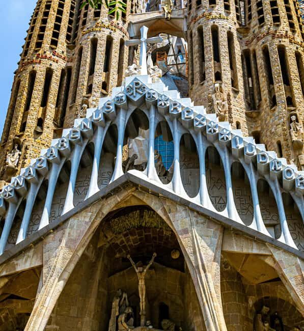 Barcelona: Night Lights & Tapas Tour by Car - Key Points