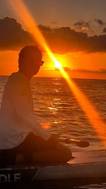 Barcelona: Sunrise Paddleboarding Tour w/Photos & Breakfast