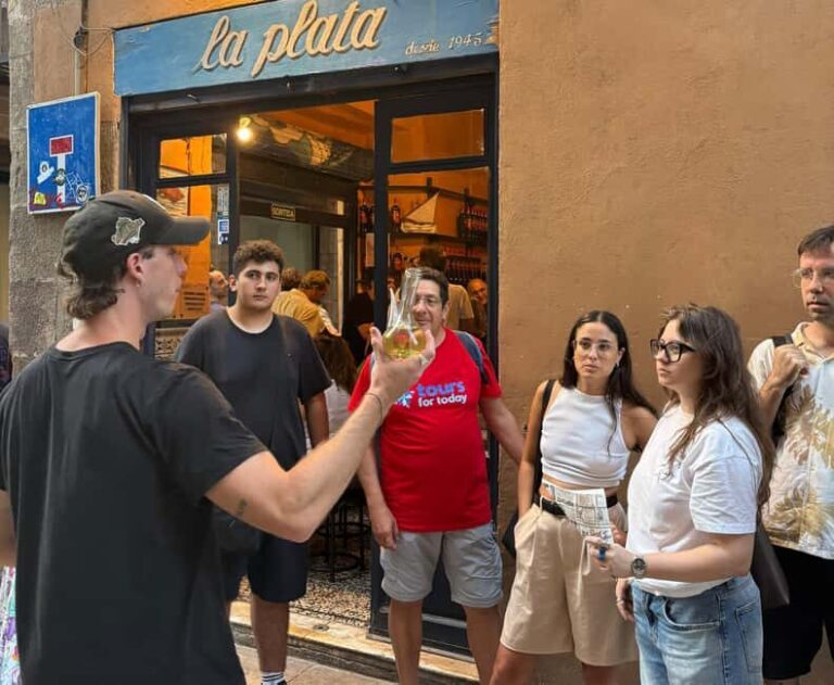 Barcelona Tapas Tour: History, Flavor, and Local Life - The Itinerary: A Neighborhood-by-Neighborhood Breakdown