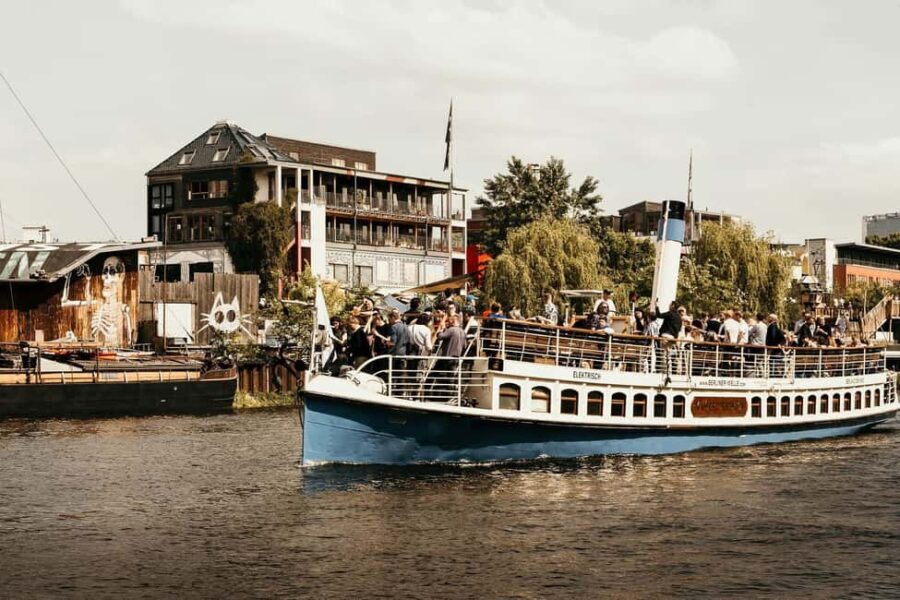 Berlin: Evening JAZZ Cruise with "Markus Ehrlichs" Jazz Trio - Who Will Enjoy This Experience?