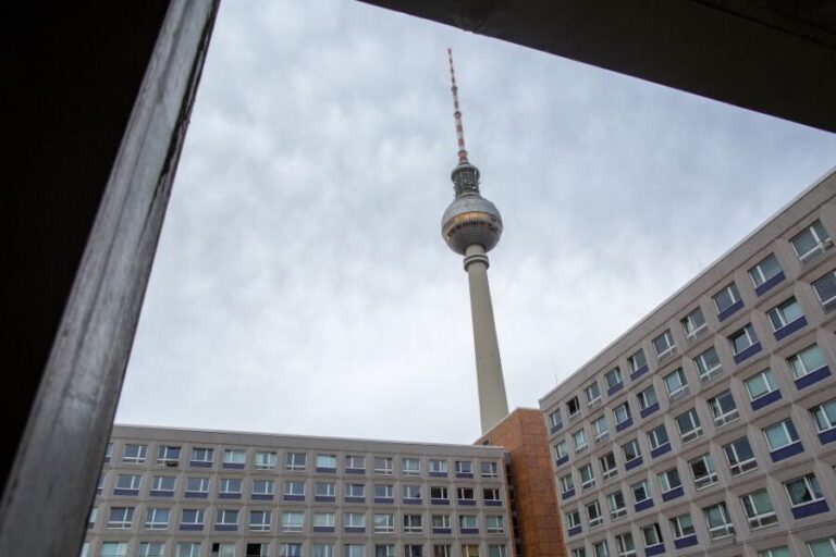 Best of Berlin - Private Tour - What Does the Tour Offer Beyond Sightseeing?