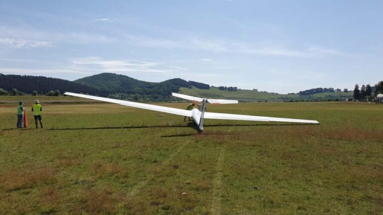 Brasov: Glider Flight Experience at Sanpetru Airfield - What Makes This Experience Stand Out?