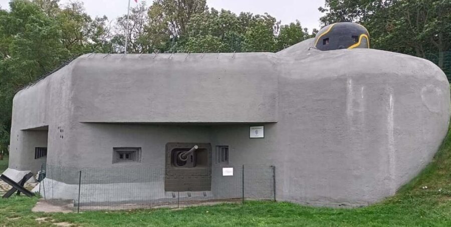 Bratislava: City and Iron Curtain and Bunker by E-Bike Tour