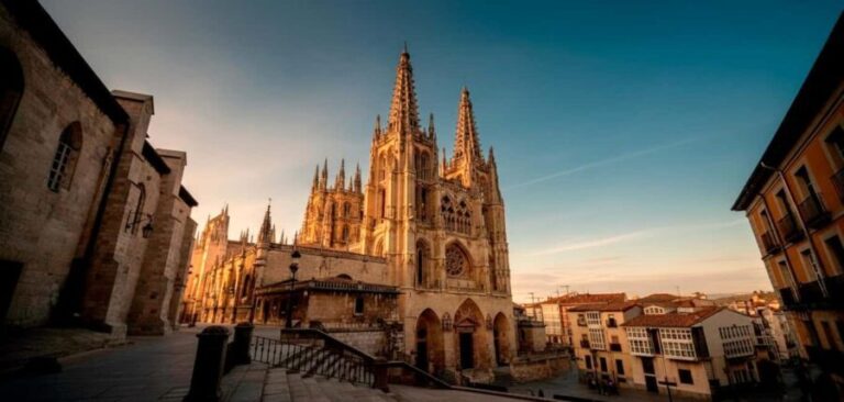 BURGOS From Madrid: VIP Guided tour & private Van - Walking Through Burgos’ Medieval Heart