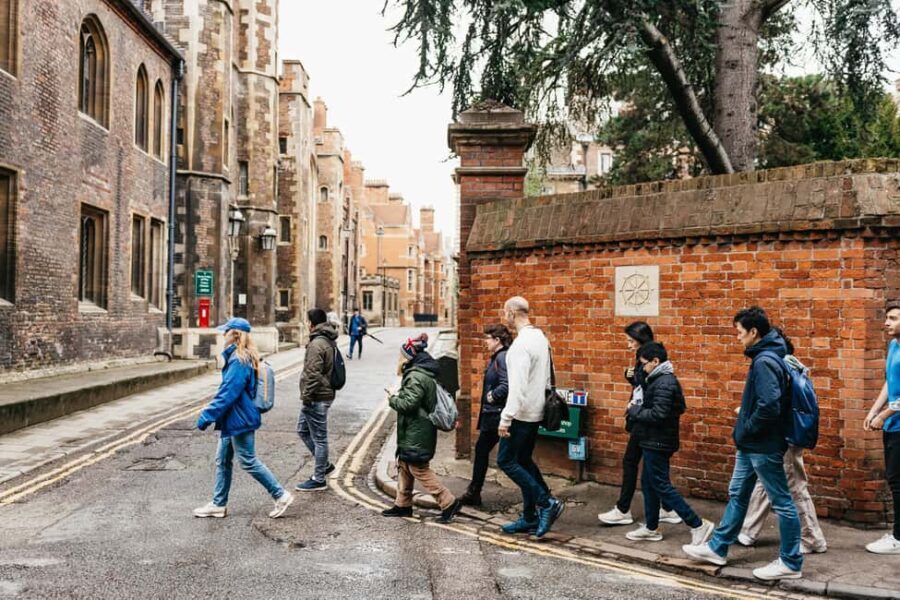 Cambridge: Alumni-led Walking Tour w/opt King's Chapel