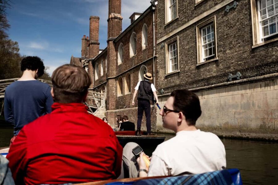 Cambridge: Punting Tour on the River Cam