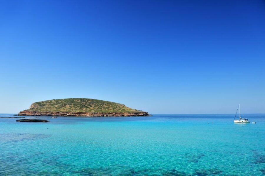 Captain Your Boat  Ibizas Secret Coves  8h  No License - Who is This Tour Best For?