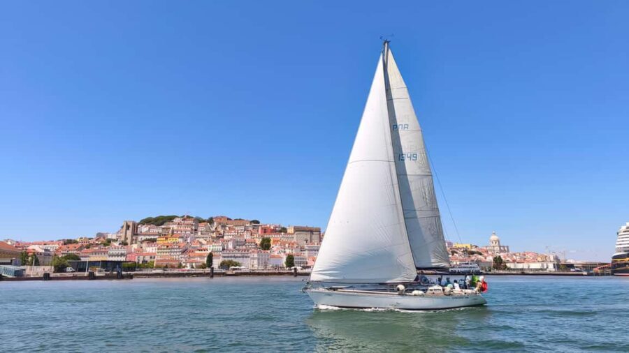 Cascais: Lisbon Morning Breeze Sailing Tour, Thursday