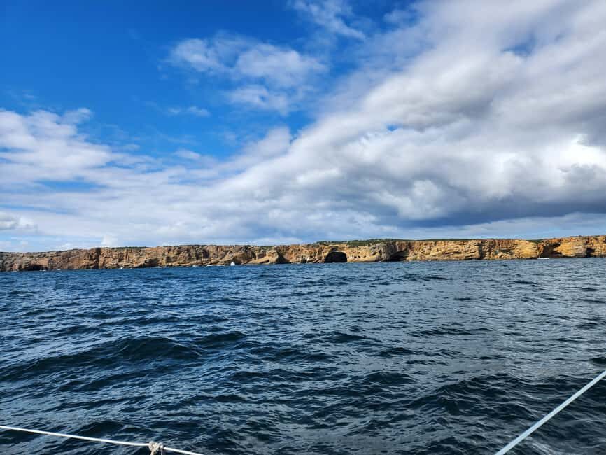Cascais/Portimão: Private Yacht Cruise with Drinks