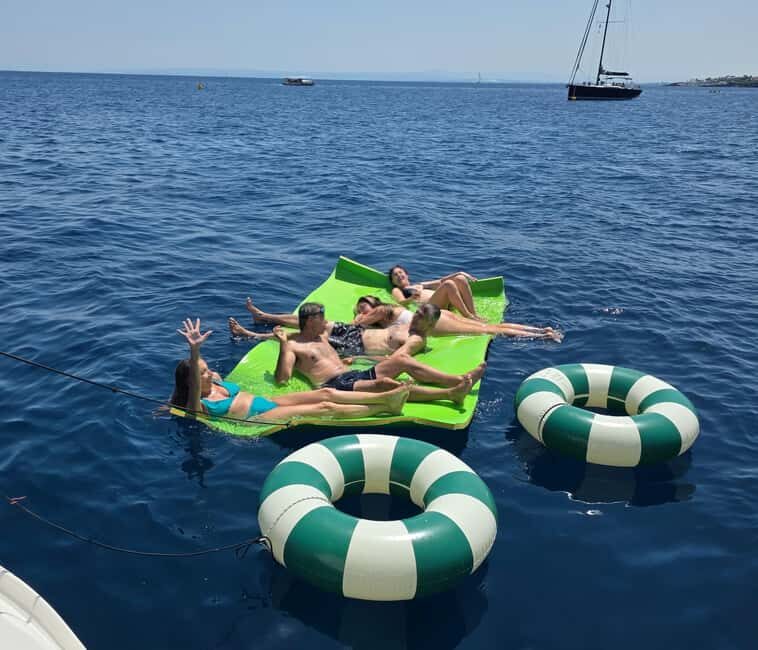 Catania: Sunset Sailing with Aperitif and Swim (4 hours)