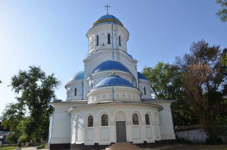 Chisinau: City Highlights Private Walking Tour - Who Should Consider This Tour?