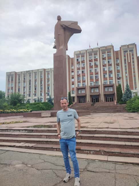 Chisinau:Transnistria Soviet Era& Castle Mimi Winery by car - What to Expect on the Tour