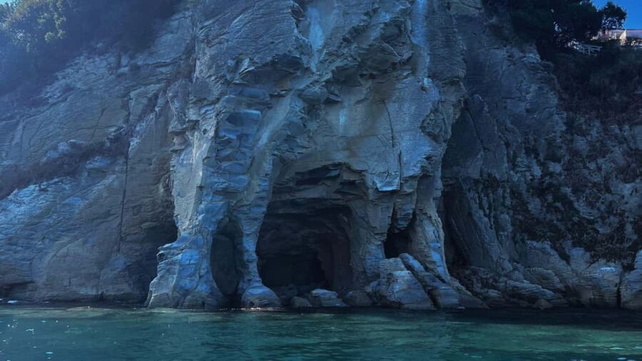 Cilento: sunset boat tour with aperitif from Agropoli