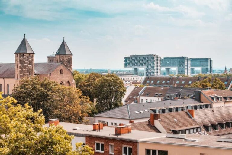 Cologne: 2-hour Best Intro Walking Tour with a Local - The Itinerary: What to Expect on This 2-Hour Walk