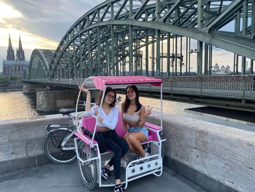 Cologne: E-Rickshaw Sightseeing Tour - City Tour - City Tour - Bike Taxi