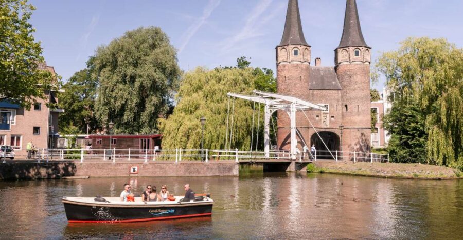 Delft: Open Boat Canal Cruise with Skipper
