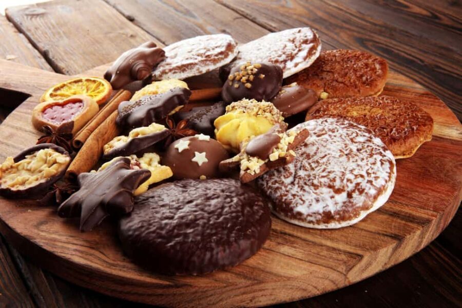 Delightful Advent tour: sparkling wine, cookies, and mulled wine in Würzburg