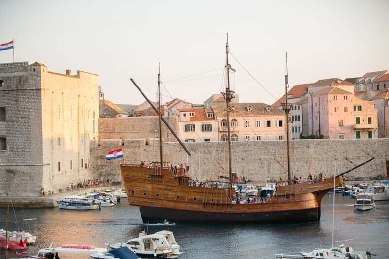 Dubrovnik: Panoramic Sunset Cruise-Karaka Ship (adult only) - The Setting: Scenic, Seaside Serenity