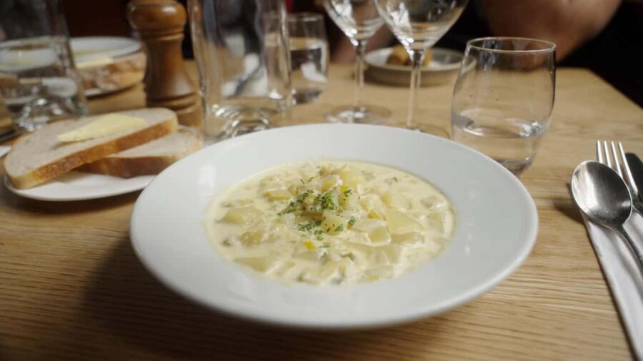 Edinburgh: VIP Food Tour at a Secret Traditional Restaurant