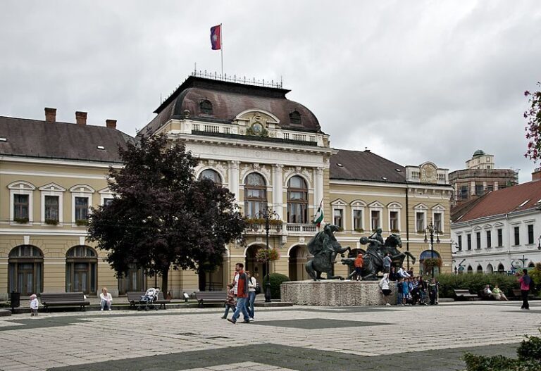 Eger, home to Bull's Bood, a private tour with winetaste - Who Is This Tour Best For?