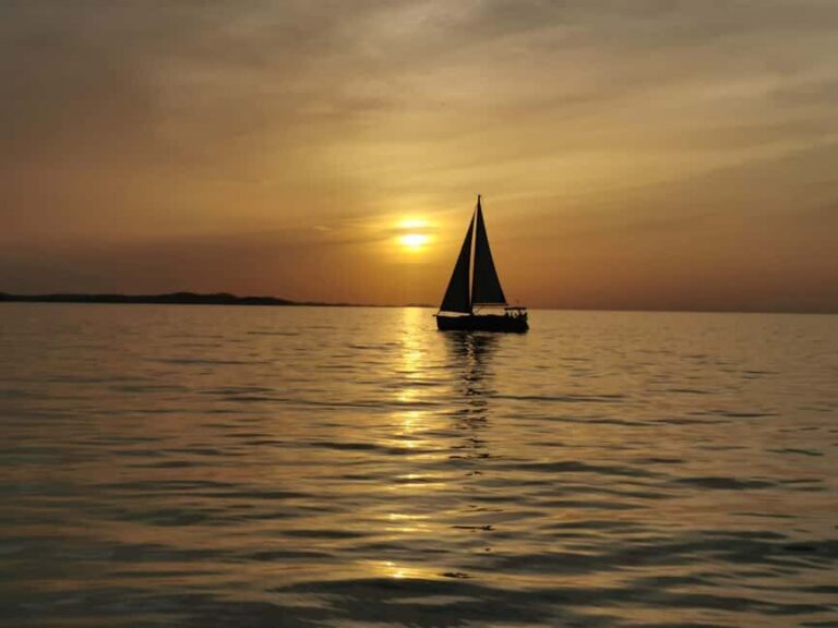 Elegant Sunset cruise under sails,large yacht,full comfort - Detailed Breakdown of the Experience