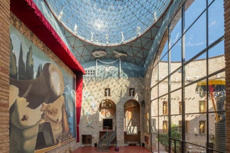 Figueres: Dalí Theatre-Museum Guided Tour with Tickets - The Guided Tour Experience