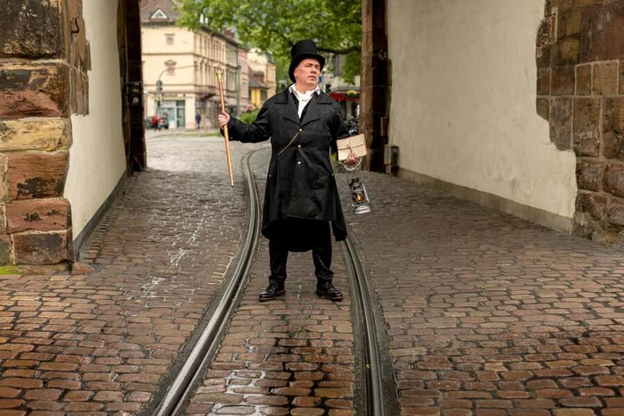 Freiburg: Acting tour Historix tour "Cathedral, gates, city legends"