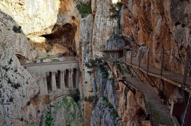 From Malaga: Round-trip bus to Caminito del Rey + Tour with Official Tour Guide - Practical Details and Tips for Your Trip