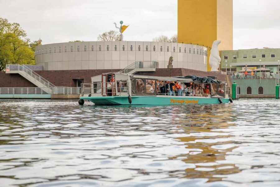 Groningen: 2-hour Booze Cruise with Unlimited Drinks