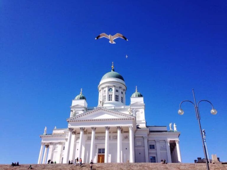 Helsinki: 2-hour Best Intro Walking Tour with a Local - Insights and Tips from a Local Perspective